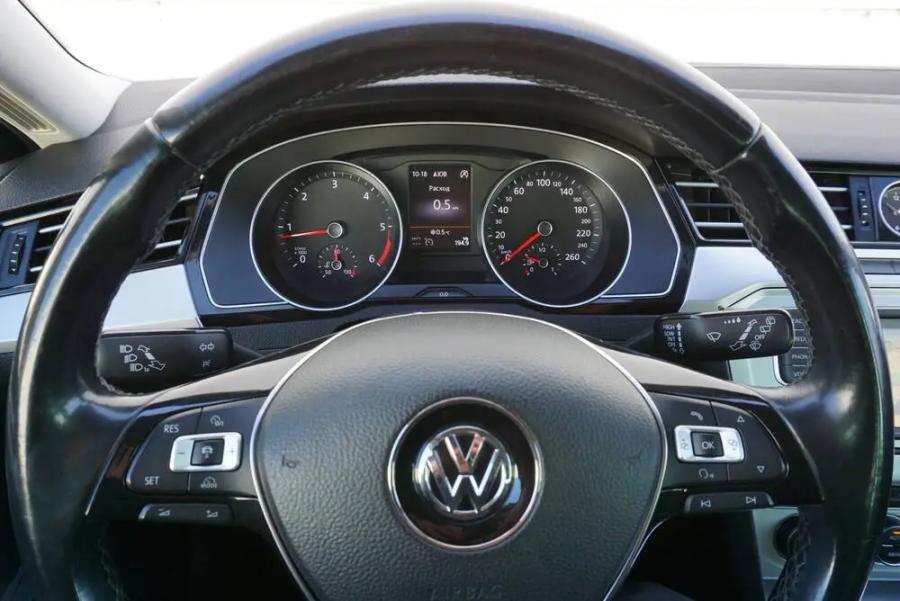 Черный Фольксваген Пассат Б8 2015 в Рига, объемом двигателя 1.60 л и пробегом 292 тыс. км за 6100 €, фото 22 на AUTOMOTO.COM.LV