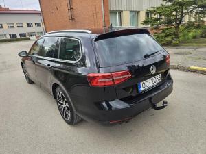 Black Volkswagen Passat B8 2015 in Jekabpils, with an engine capacity of 2.00 L and mileage of 272 thousand km for 10490 €, photo 8 on AUTOMOTO.COM.LV
