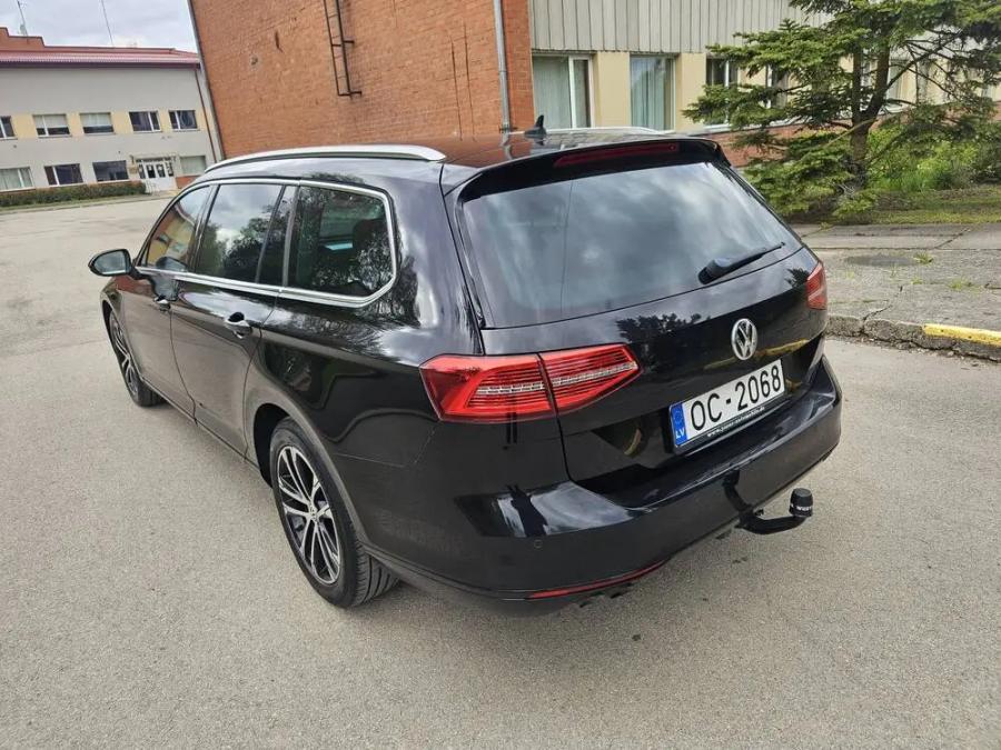 Black Volkswagen Passat B8 2015 in Jekabpils, with an engine capacity of 2.00 L and mileage of 272 thousand km for 10490 €, photo 8 on AUTOMOTO.COM.LV