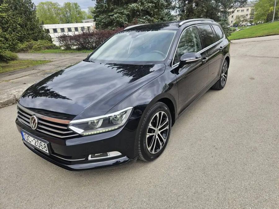 Black Volkswagen Passat B8 2015 in Jekabpils, with an engine capacity of 2.00 L and mileage of 272 thousand km for 10490 €, photo 11 on AUTOMOTO.COM.LV
