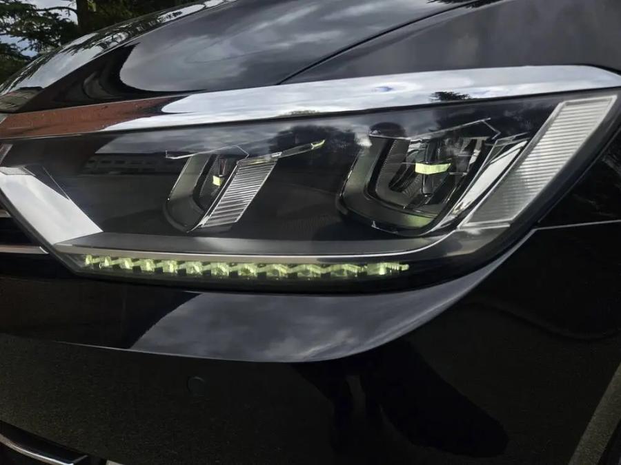 Black Volkswagen Passat B8 2015 in Jekabpils, with an engine capacity of 2.00 L and mileage of 272 thousand km for 10490 €, photo 12 on AUTOMOTO.COM.LV