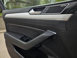 Black Volkswagen Passat B8 2015 in Jekabpils, with an engine capacity of 2.00 L and mileage of 272 thousand km for 10490 €, photo 30 on AUTOMOTO.COM.LV