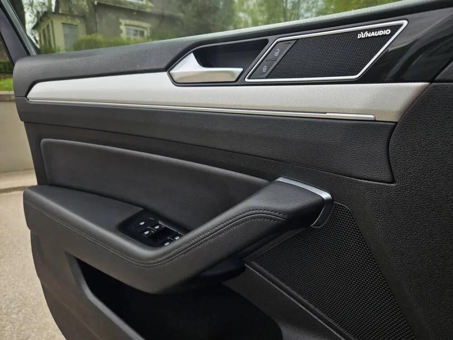 Black Volkswagen Passat B8 2015 in Jekabpils, with an engine capacity of 2.00 L and mileage of 272 thousand km for 10490 €, photo 30 on AUTOMOTO.COM.LV
