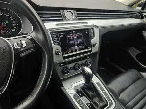 Black Volkswagen Passat B8 2015 in Jekabpils, with an engine capacity of 2.00 L and mileage of 272 thousand km for 10490 €, photo 31 on AUTOMOTO.COM.LV
