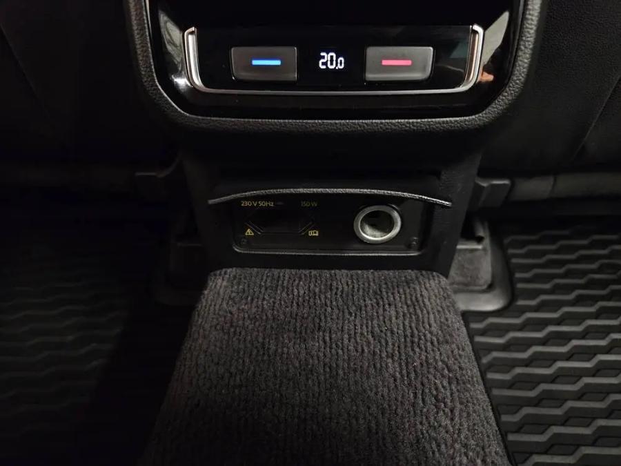 Black Volkswagen Passat B8 2015 in Jekabpils, with an engine capacity of 2.00 L and mileage of 272 thousand km for 10490 €, photo 35 on AUTOMOTO.COM.LV
