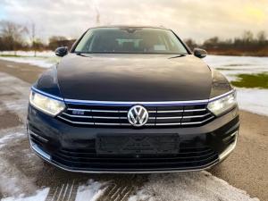 Black Volkswagen Passat B8 2015 in Riga, with an engine capacity of 1.40 L and mileage of 158 thousand km for 14750 €, photo 3 on AUTOMOTO.COM.LV