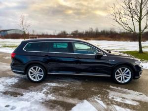 Black Volkswagen Passat B8 2015 in Riga, with an engine capacity of 1.40 L and mileage of 158 thousand km for 14750 €, photo 6 on AUTOMOTO.COM.LV