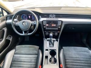 Black Volkswagen Passat B8 2015 in Riga, with an engine capacity of 1.40 L and mileage of 158 thousand km for 14750 €, photo 9 on AUTOMOTO.COM.LV