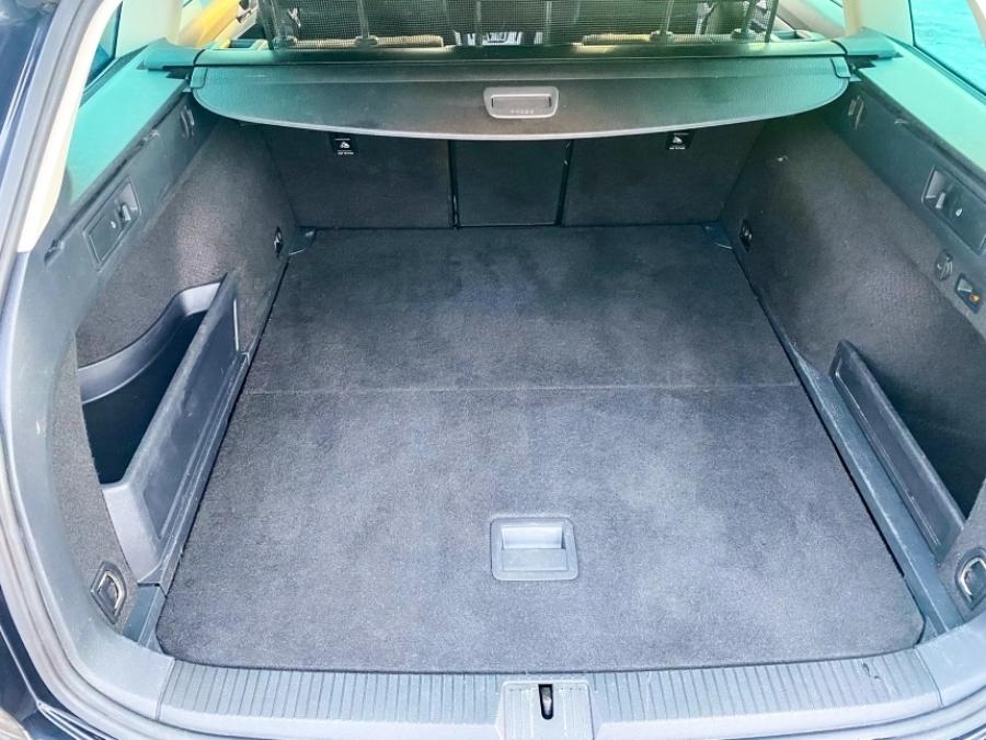 Black Volkswagen Passat B8 2015 in Riga, with an engine capacity of 1.40 L and mileage of 158 thousand km for 14750 €, photo 18 on AUTOMOTO.COM.LV