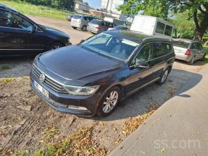 Black Volkswagen Passat B8 2015 in Riga, with an engine capacity of 2.00 L and mileage of 437 thousand km for 5100 €, photo 4 on AUTOMOTO.COM.LV