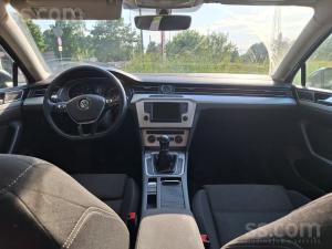 Black Volkswagen Passat B8 2015 in Riga, with an engine capacity of 2.00 L and mileage of 437 thousand km for 5100 €, photo 11 on AUTOMOTO.COM.LV