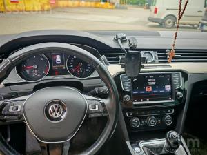 Black Volkswagen Passat B8 2015 in Riga, with an engine capacity of 2.00 L and mileage of 362 thousand km for 9000 €, photo 8 on AUTOMOTO.COM.LV