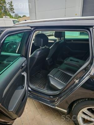 Black Volkswagen Passat B8 2015 in Riga, with an engine capacity of 2.00 L and mileage of 362 thousand km for 9000 €, photo 14 on AUTOMOTO.COM.LV