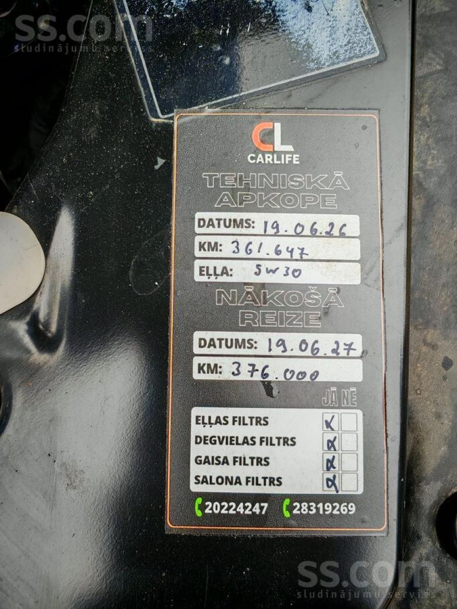 Black Volkswagen Passat B8 2015 in Riga, with an engine capacity of 2.00 L and mileage of 362 thousand km for 9000 €, photo 17 on AUTOMOTO.COM.LV