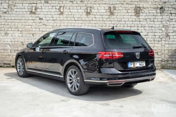 Black Volkswagen Passat B8 2015 in Liepaja, with an engine capacity of 1.40 L and mileage of 273 thousand km for 12500 €, photo 2 on AUTOMOTO.COM.LV
