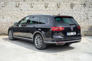Black Volkswagen Passat B8 2015 in Liepaja, with an engine capacity of 1.40 L and mileage of 273 thousand km for 12500 €, photo 3 on AUTOMOTO.COM.LV