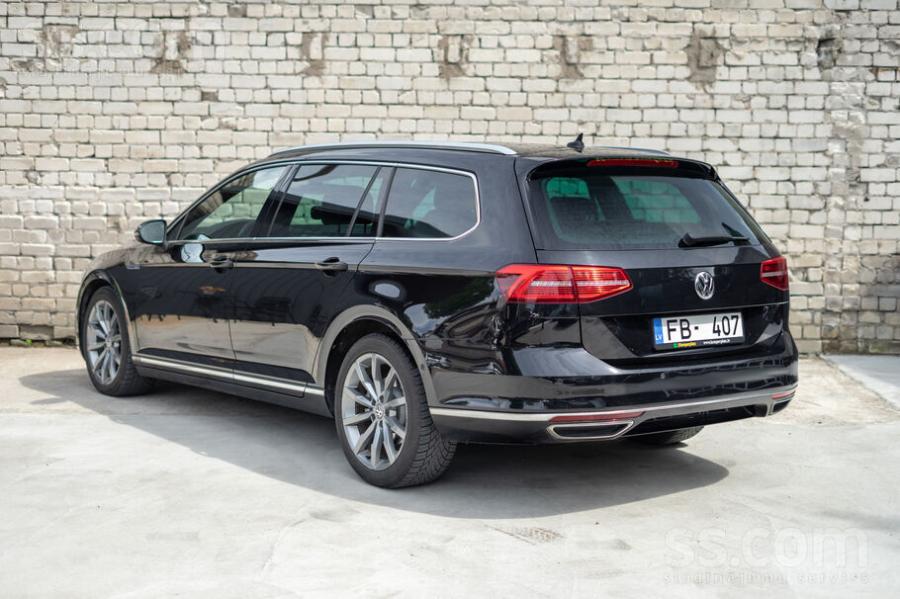 Black Volkswagen Passat B8 2015 in Liepaja, with an engine capacity of 1.40 L and mileage of 273 thousand km for 12500 €, photo 3 on AUTOMOTO.COM.LV