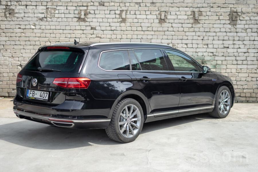 Black Volkswagen Passat B8 2015 in Liepaja, with an engine capacity of 1.40 L and mileage of 273 thousand km for 12500 €, photo 5 on AUTOMOTO.COM.LV