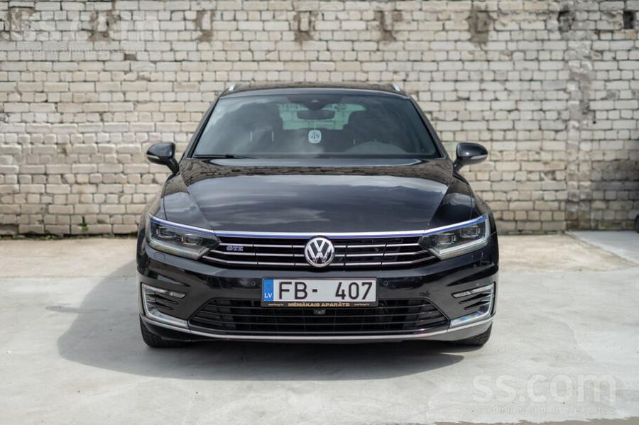 Black Volkswagen Passat B8 2015 in Liepaja, with an engine capacity of 1.40 L and mileage of 273 thousand km for 12500 €, photo 7 on AUTOMOTO.COM.LV