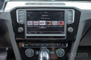 Black Volkswagen Passat B8 2015 in Liepaja, with an engine capacity of 1.40 L and mileage of 273 thousand km for 12500 €, photo 19 on AUTOMOTO.COM.LV