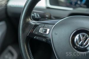 Black Volkswagen Passat B8 2015 in Liepaja, with an engine capacity of 1.40 L and mileage of 273 thousand km for 12500 €, photo 23 on AUTOMOTO.COM.LV