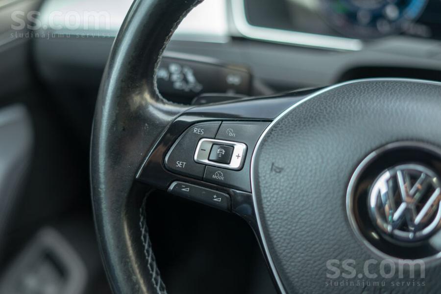 Black Volkswagen Passat B8 2015 in Liepaja, with an engine capacity of 1.40 L and mileage of 273 thousand km for 12500 €, photo 23 on AUTOMOTO.COM.LV