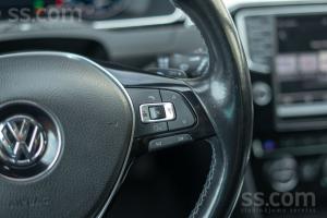 Black Volkswagen Passat B8 2015 in Liepaja, with an engine capacity of 1.40 L and mileage of 273 thousand km for 12500 €, photo 24 on AUTOMOTO.COM.LV