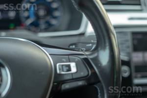 Black Volkswagen Passat B8 2015 in Liepaja, with an engine capacity of 1.40 L and mileage of 273 thousand km for 12500 €, photo 25 on AUTOMOTO.COM.LV