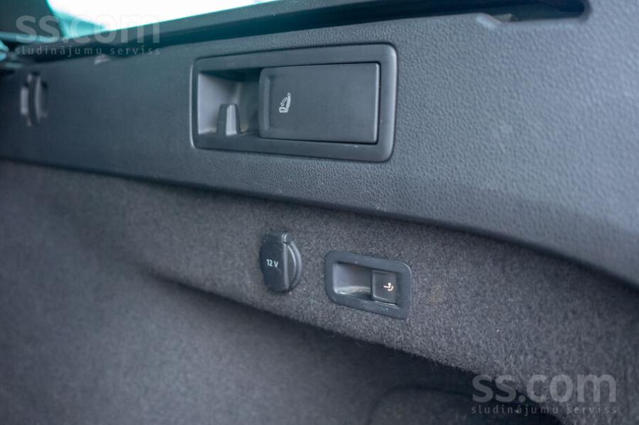 Black Volkswagen Passat B8 2015 in Liepaja, with an engine capacity of 1.40 L and mileage of 273 thousand km for 12500 €, photo 33 on AUTOMOTO.COM.LV