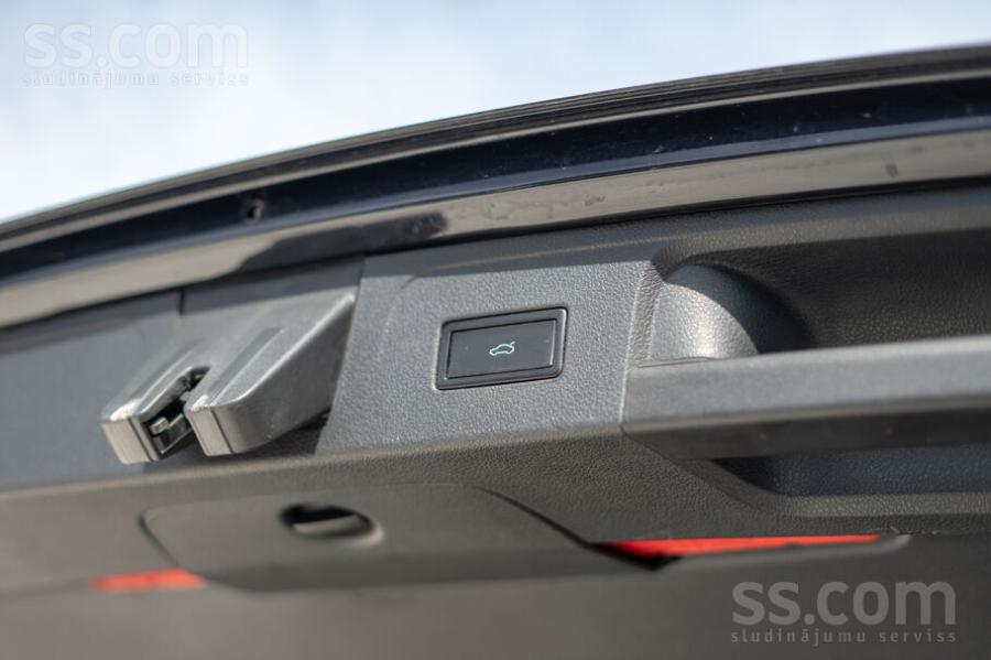 Black Volkswagen Passat B8 2015 in Liepaja, with an engine capacity of 1.40 L and mileage of 273 thousand km for 12500 €, photo 34 on AUTOMOTO.COM.LV
