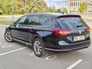 Black Volkswagen Passat B8 2015 in Riga, with an engine capacity of 2.00 L and mileage of 190 thousand km for 9500 €, photo 4 on AUTOMOTO.COM.LV