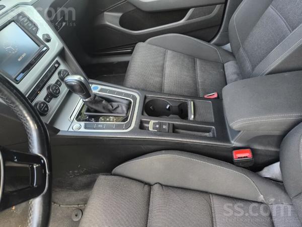 Melns Volkswagen Passat B8 2015 Rīga, ar dzinēja tilpumu 2.00 L un nobraukumu 350 tūkst. km par 7150 €, foto 4 vietnē AUTOMOTO.COM.LV