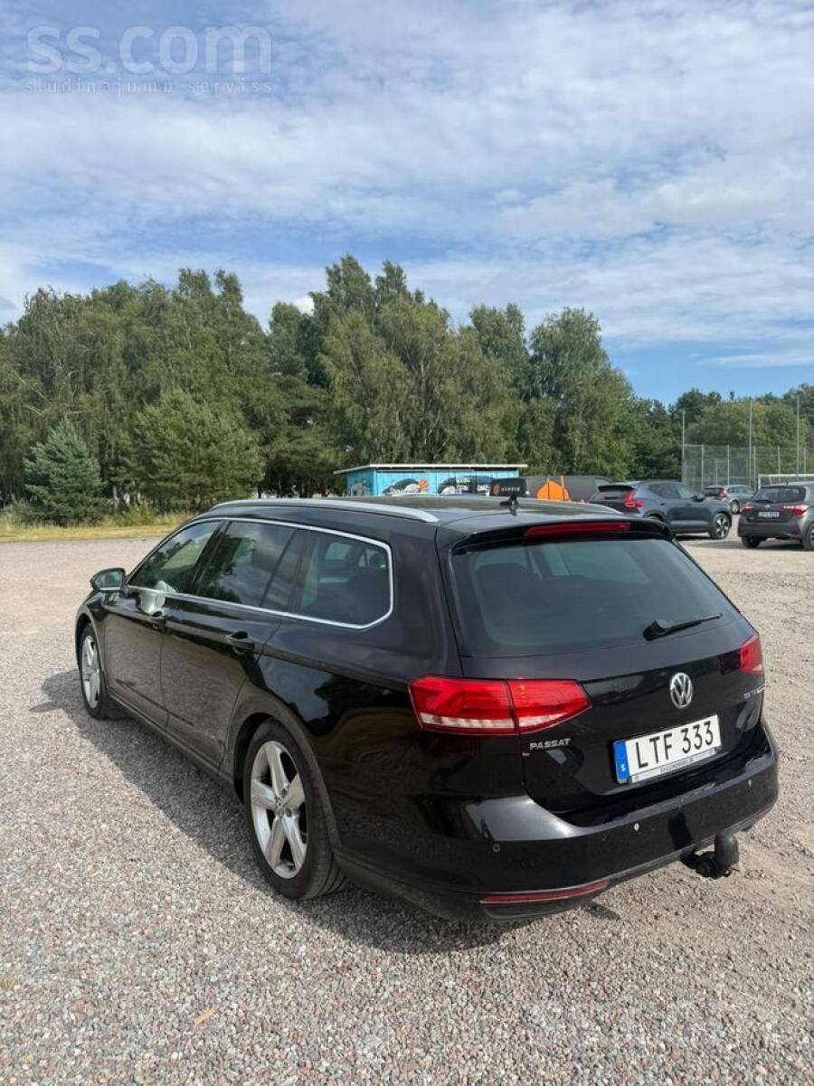 Black Volkswagen Passat B8 2015 in Riga, with an engine capacity of 2.00 L and mileage of 333 thousand km for 5900 €, photo 5 on AUTOMOTO.COM.LV