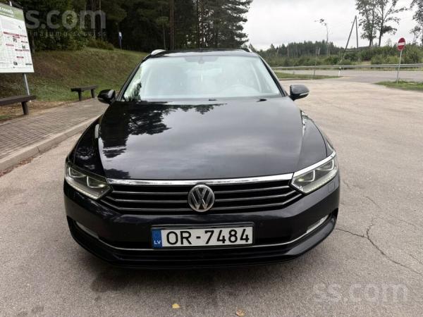 Black Volkswagen Passat B8 2015 in Aizkraukle, with an engine capacity of 2.00 L and mileage of 335 thousand km for 6300 €, photo 5 on AUTOMOTO.COM.LV
