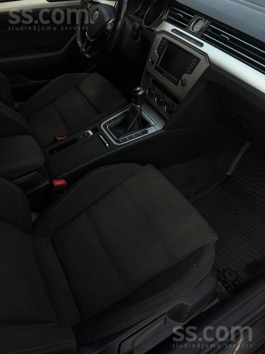 Black Volkswagen Passat B8 2015 in Aizkraukle, with an engine capacity of 2.00 L and mileage of 335 thousand km for 6300 €, photo 6 on AUTOMOTO.COM.LV