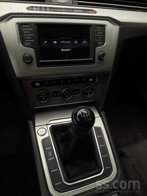 Black Volkswagen Passat B8 2015 in Aizkraukle, with an engine capacity of 2.00 L and mileage of 335 thousand km for 6300 €, photo 9 on AUTOMOTO.COM.LV