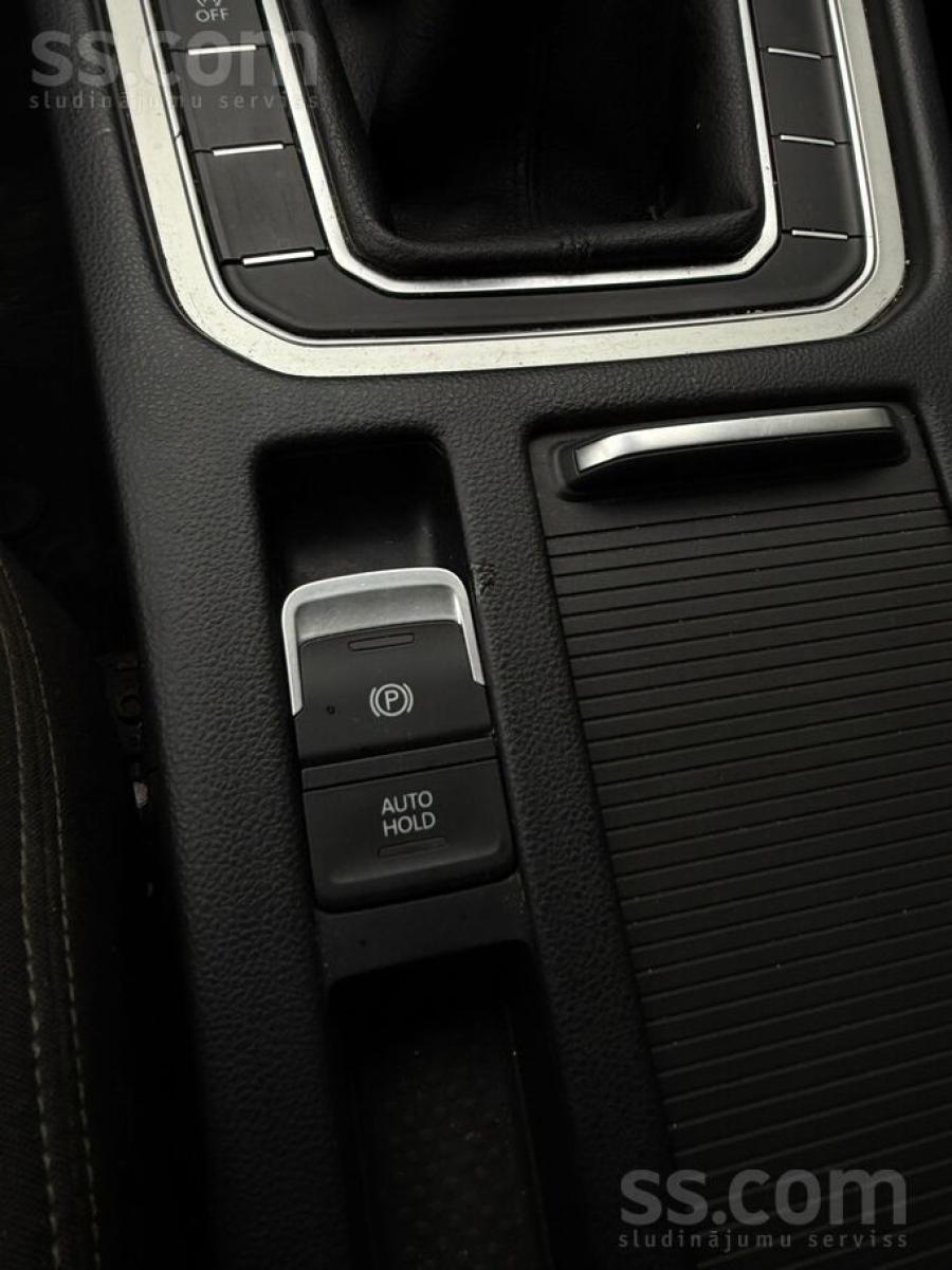 Black Volkswagen Passat B8 2015 in Aizkraukle, with an engine capacity of 2.00 L and mileage of 335 thousand km for 6300 €, photo 10 on AUTOMOTO.COM.LV