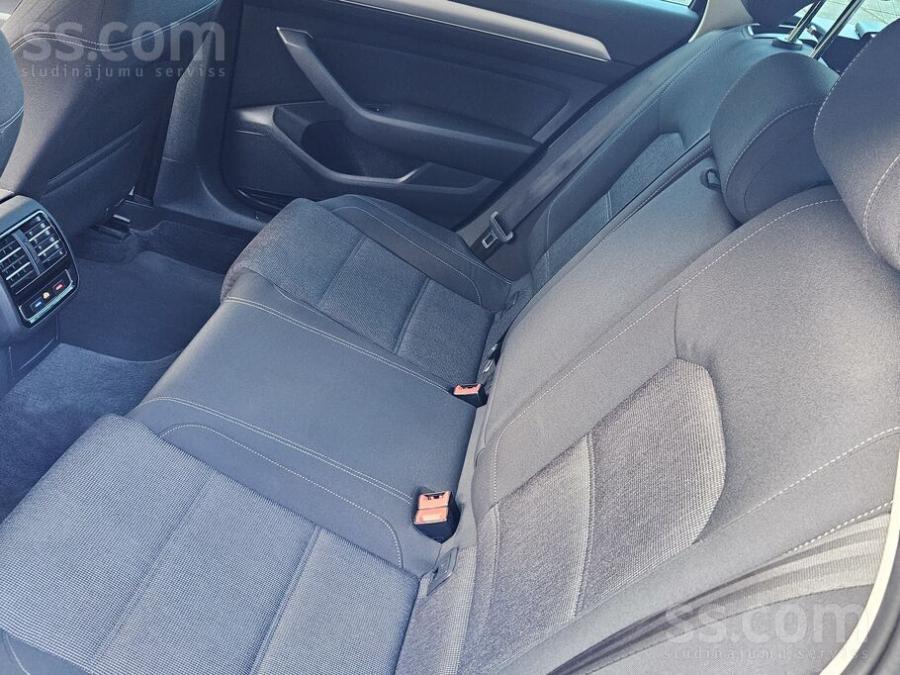 Black Volkswagen Passat B8 2015 in Jekabpils, with an engine capacity of 2.00 L and mileage of 263 thousand km for 9490 €, photo 17 on AUTOMOTO.COM.LV