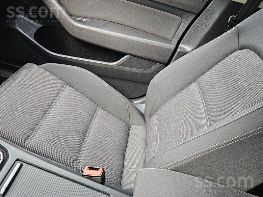 Black Volkswagen Passat B8 2015 in Jekabpils, with an engine capacity of 2.00 L and mileage of 263 thousand km for 9490 €, photo 28 on AUTOMOTO.COM.LV