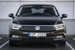 Black Volkswagen Passat B8 2015 in Riga, with an engine capacity of 1.60 L and mileage of 263 thousand km for 9490 €, photo 3 on AUTOMOTO.COM.LV