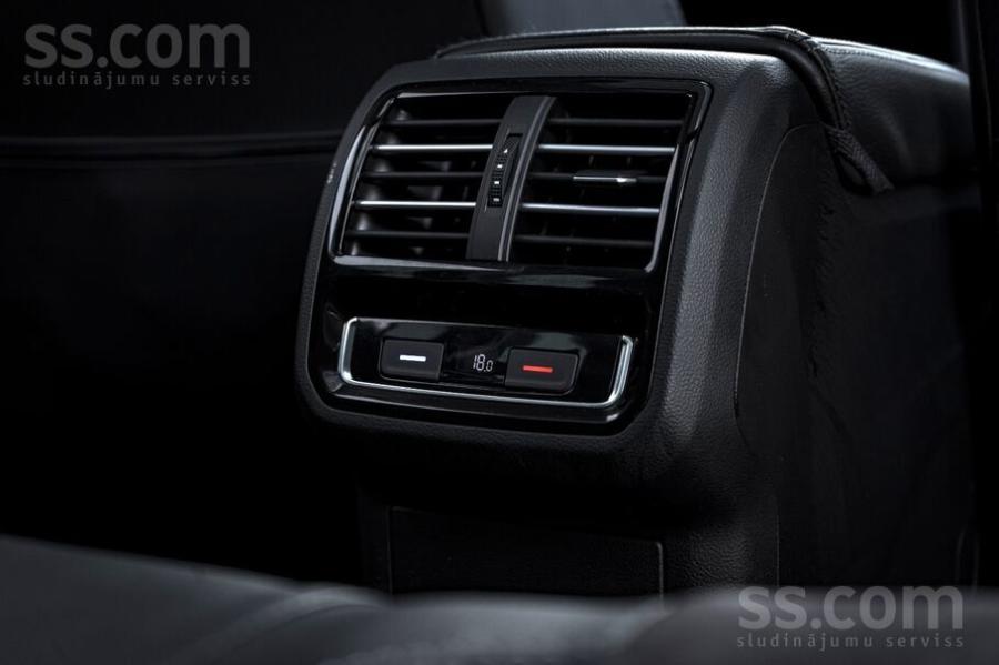 Black Volkswagen Passat B8 2015 in Riga, with an engine capacity of 1.60 L and mileage of 263 thousand km for 9490 €, photo 15 on AUTOMOTO.COM.LV