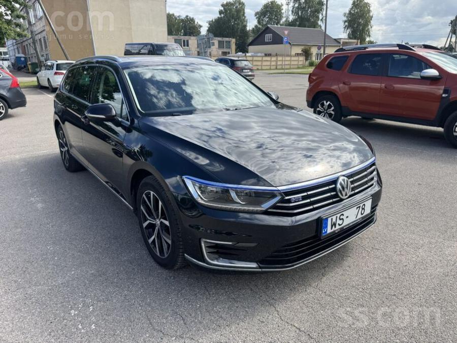 Black Volkswagen Passat B8 2015 in Riga, with an engine capacity of 1.40 L and mileage of 214 thousand km for 9990 €, photo 1 on AUTOMOTO.COM.LV