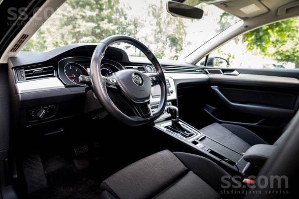 Volkswagen Passat B8 2015 in Riga on AUTOMOTO.COM.LV Black Volkswagen Passat B8 2015 in Riga, with an engine capacity of 1.60 L and mileage of 260 thousand km for 10490 €, photo 10 on AUTOMOTO.COM.LV