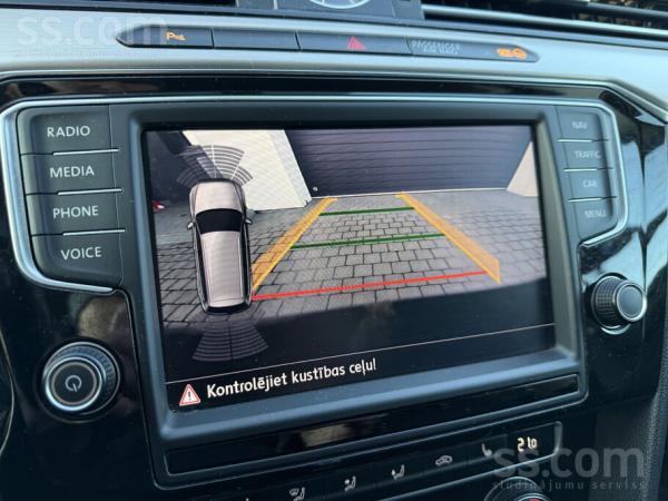 Black Volkswagen Passat B8 2016 in Riga, with an engine capacity of 2.00 L and mileage of 248 thousand km for 10500 €, photo 11 on AUTOMOTO.COM.LV