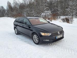 Black Volkswagen Passat B8 2016 in Balvi, with an engine capacity of 2.00 L and mileage of 231 thousand km for 9800 €, photo 3 on AUTOMOTO.COM.LV
