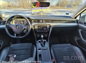 Black Volkswagen Passat B8 2016 in Riga, with an engine capacity of 2.00 L and mileage of 250 thousand km for 11500 €, photo 3 on AUTOMOTO.COM.LV
