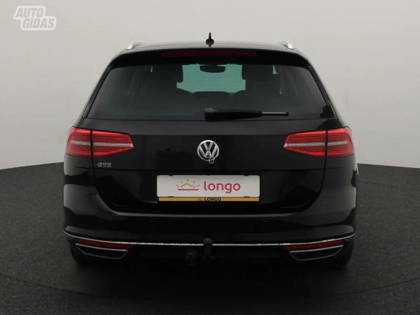 Black Volkswagen Passat B8 2016 in Vilnius, with an engine capacity of 1.40 L and mileage of 225 thousand km for 10999 €, photo 5 on AUTOMOTO.COM.LV