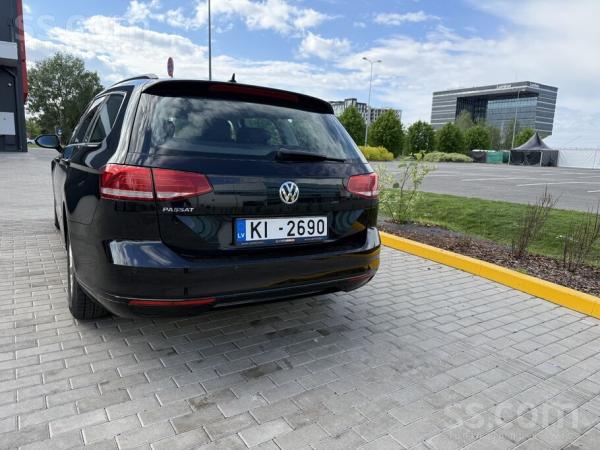 Black Volkswagen Passat B8 2016 in Riga, with an engine capacity of 1.60 L and mileage of 258 thousand km for 7500 €, photo 4 on AUTOMOTO.COM.LV