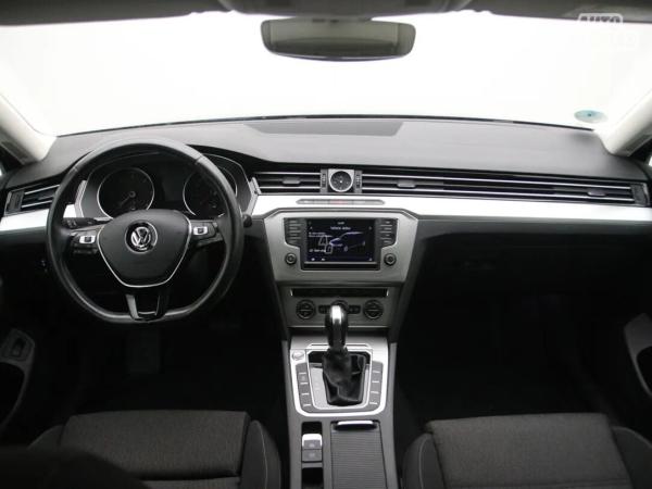 Melns Volkswagen Passat B8 2016 Viļņa, ar dzinēja tilpumu 2.00 L un nobraukumu 195 tūkst. km par 11999 €, foto 2 vietnē AUTOMOTO.COM.LV