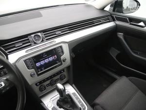 Melns Volkswagen Passat B8 2016 Viļņa, ar dzinēja tilpumu 2.00 L un nobraukumu 195 tūkst. km par 11999 €, foto 22 vietnē AUTOMOTO.COM.LV
